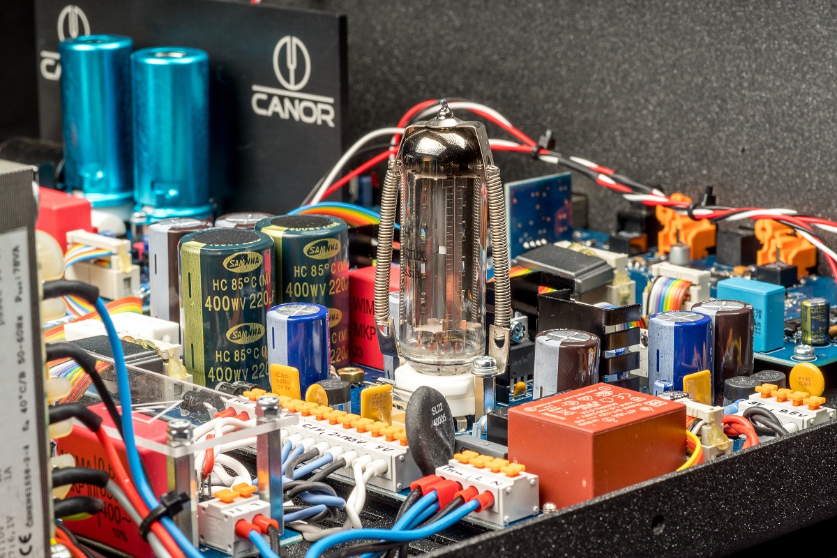 Canor Audio CD 1.10 Odtwarzacz CD, USB DAC, lampowy stopnień wyjściowy