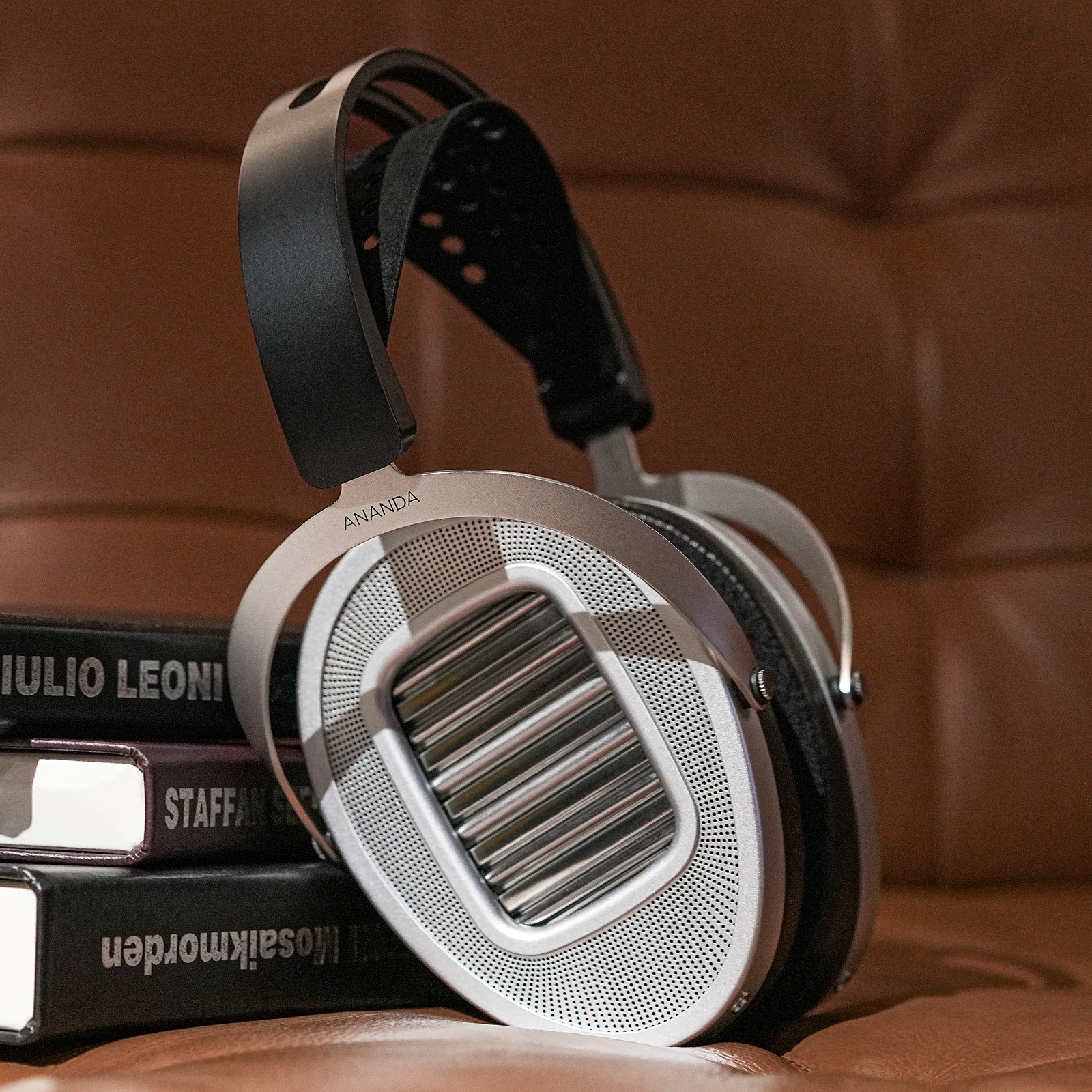 HiFiMan Ananda Unveiled - open-back, over-ear, planar headphones price ...